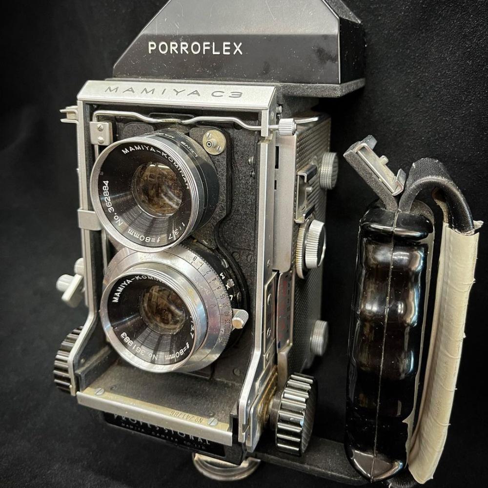 Antiques & Collectibles – Retro Relics Etcetera